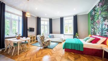 Apartamento design, 1 quarto, para não fumantes, sacada (Jungle, Sarego 28 Street) | Sala de estar | TV de tela plana