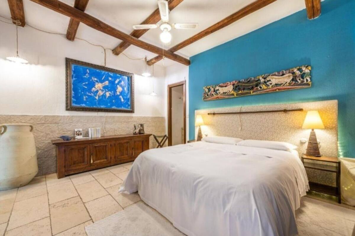 Quarto Clássico com Cama de Casal (Vista Patio) | Cofre no quarto, secretária, quartos insonorizados, Wi-fi grátis 