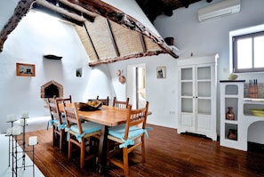 Quarto família | Cofres nos quartos, berços grátis, Wi-Fi de cortesia, roupa de cama