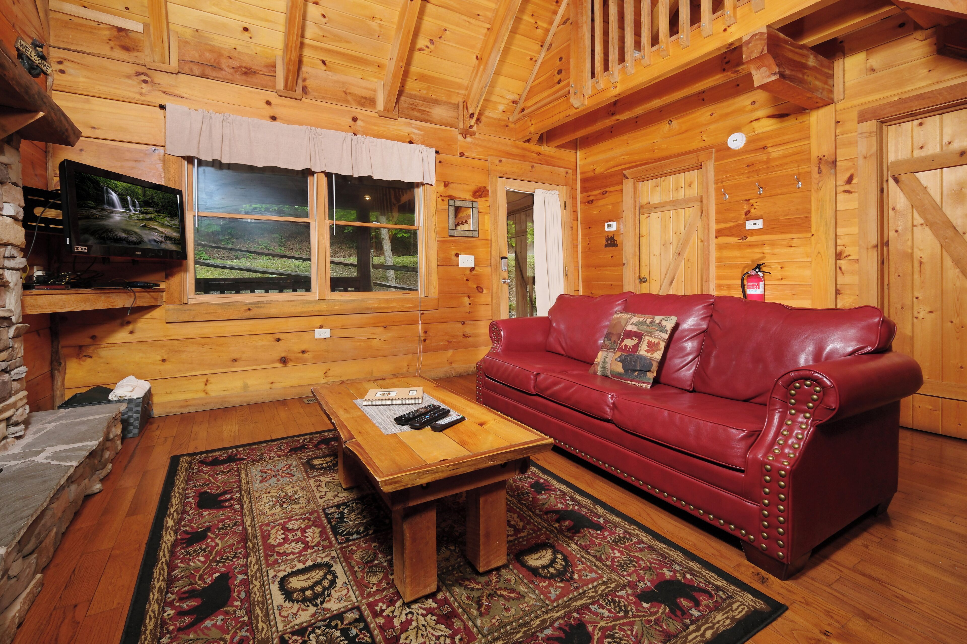 Cute Dog Friendly 1 Bedroom With Hot Tub And Pool Table! Great Location! - Gatlinburg, TN