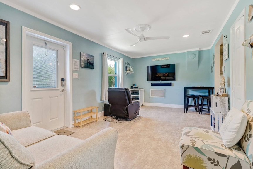 3 Minutes To Open Water! Great Fishing Retreat On Gulf-access Canal! Over $125 Free Daily Activities - North Captiva Island, FL