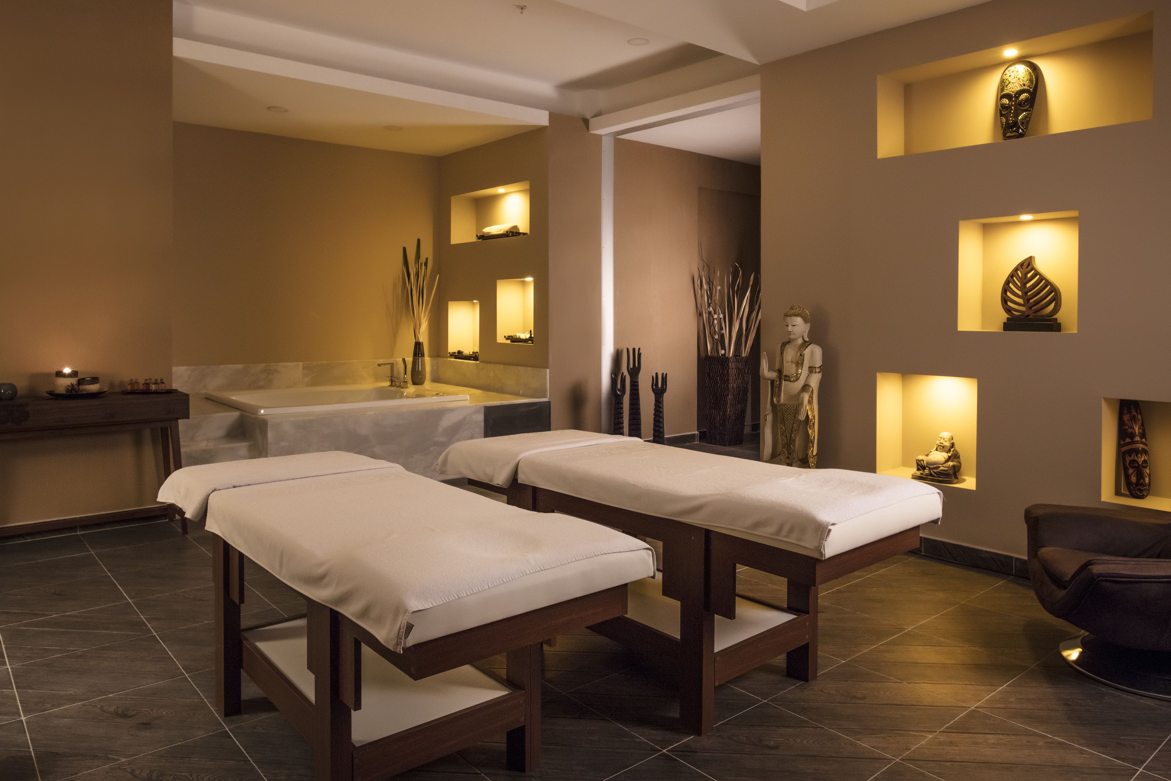 Salas para tratamentos a dois, sauna seca, sauna a vapor