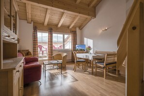 Apartamento | Cofres nos quartos, berços grátis, acesso grátis à internet com fio