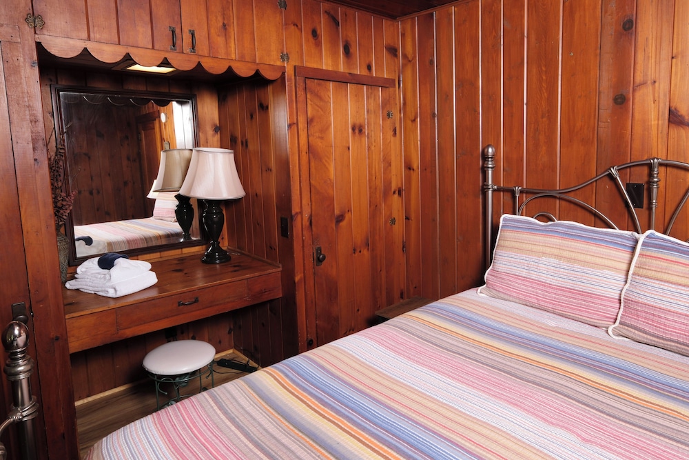 Charming Gatlinburg Cottage Less Than A Mile From Downtown! - Gatlinburg, TN