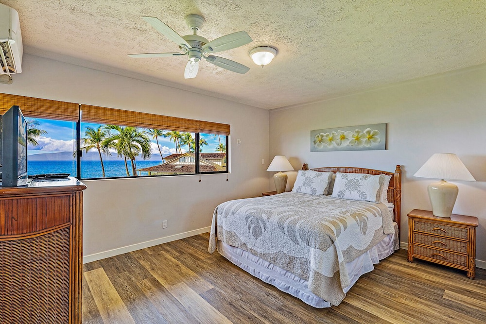 Brand New Kitchen & Updated Living Space - Oceanfront #216-2 - Maui, HI