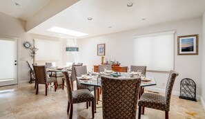 Sunset Drive - Pacific Grove House - Spacious Oceanview, Across the ...