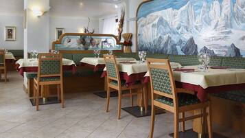 Pequeno-almoço tipo buffet diário incluído