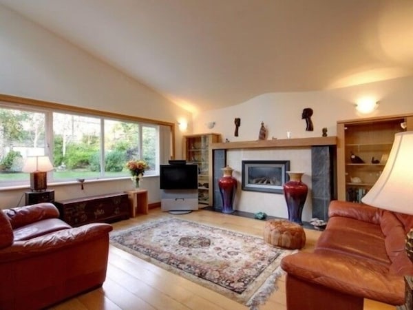 Luxury Houses = Malahide, Howth, Dublin + Golf Courses - Portmarnock