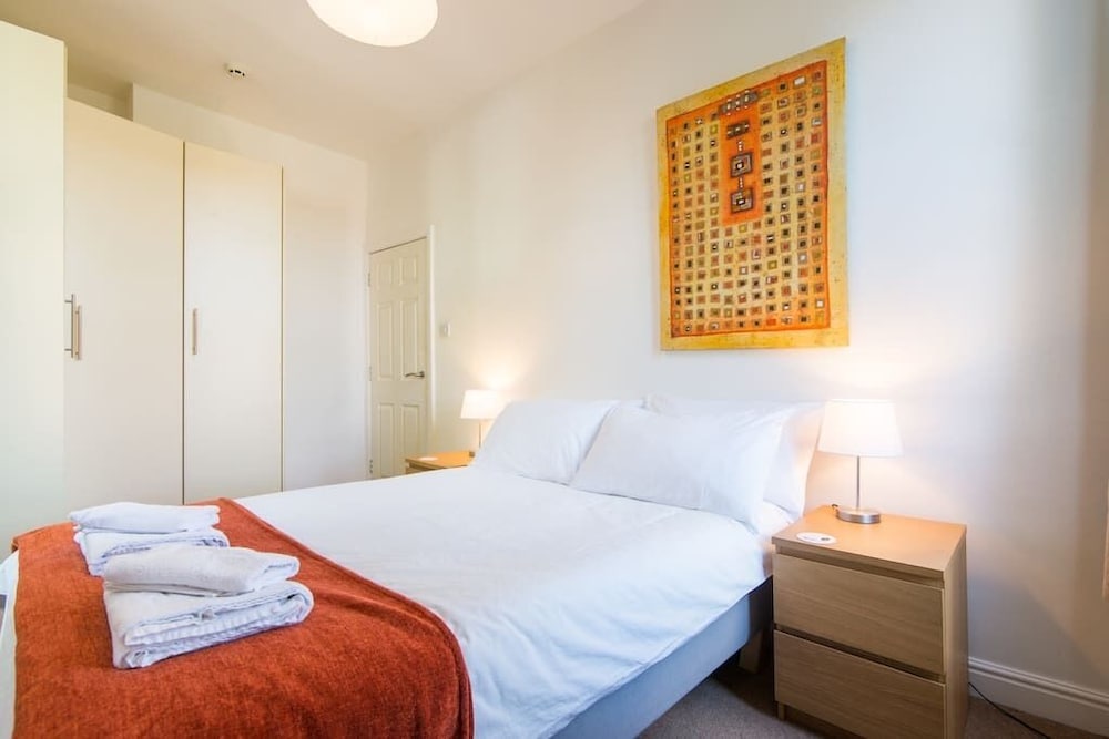 Airy Spacious Flat In The Heart Of Cosmopolitan West Didsbury - Stockport