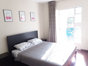 Quarto duplo, banheiro compartilhado | Ferros/tábuas de passar roupa, Wi-Fi de cortesia, roupa de cama