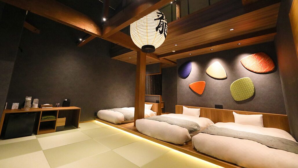 Cofres nos quartos, Wi-Fi de cortesia, roupa de cama