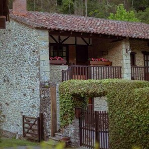 Estúdio luxo, banheiro privativo, vista para o jardim (El Pajar) | Fachada