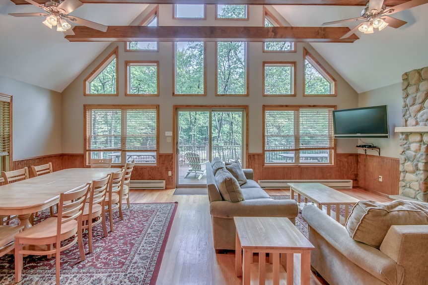 「カスケード」6ベッドルームロッジ。 屋外ガス暖炉、温水浴槽、ビリヤード台、Wifi - ペンシルベニア州