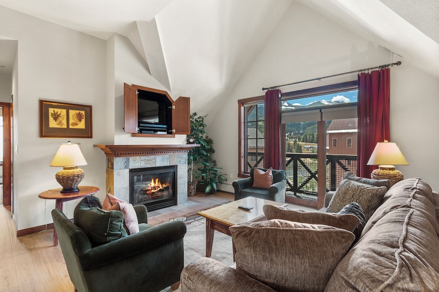 Stunning Mountain Views! Walkable To Lifts! - Breckenridge, CO