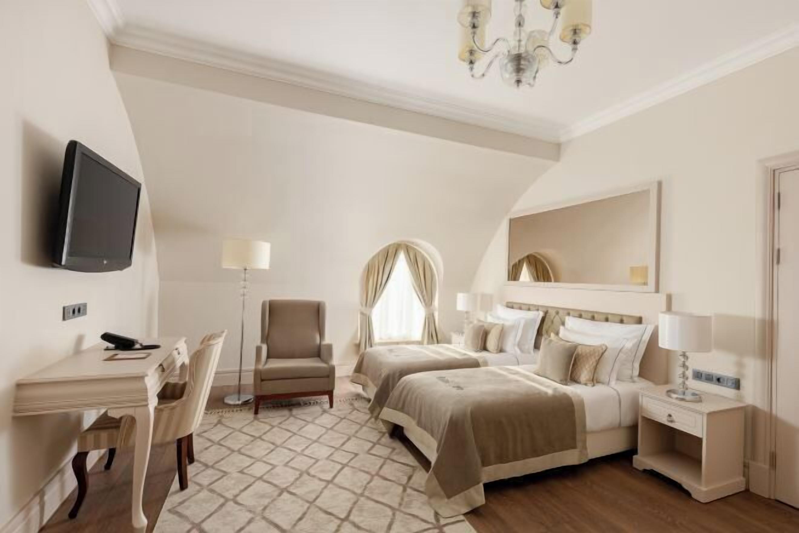 Roupa de alta qualidade, camas de colchão pillowtop, minibar 