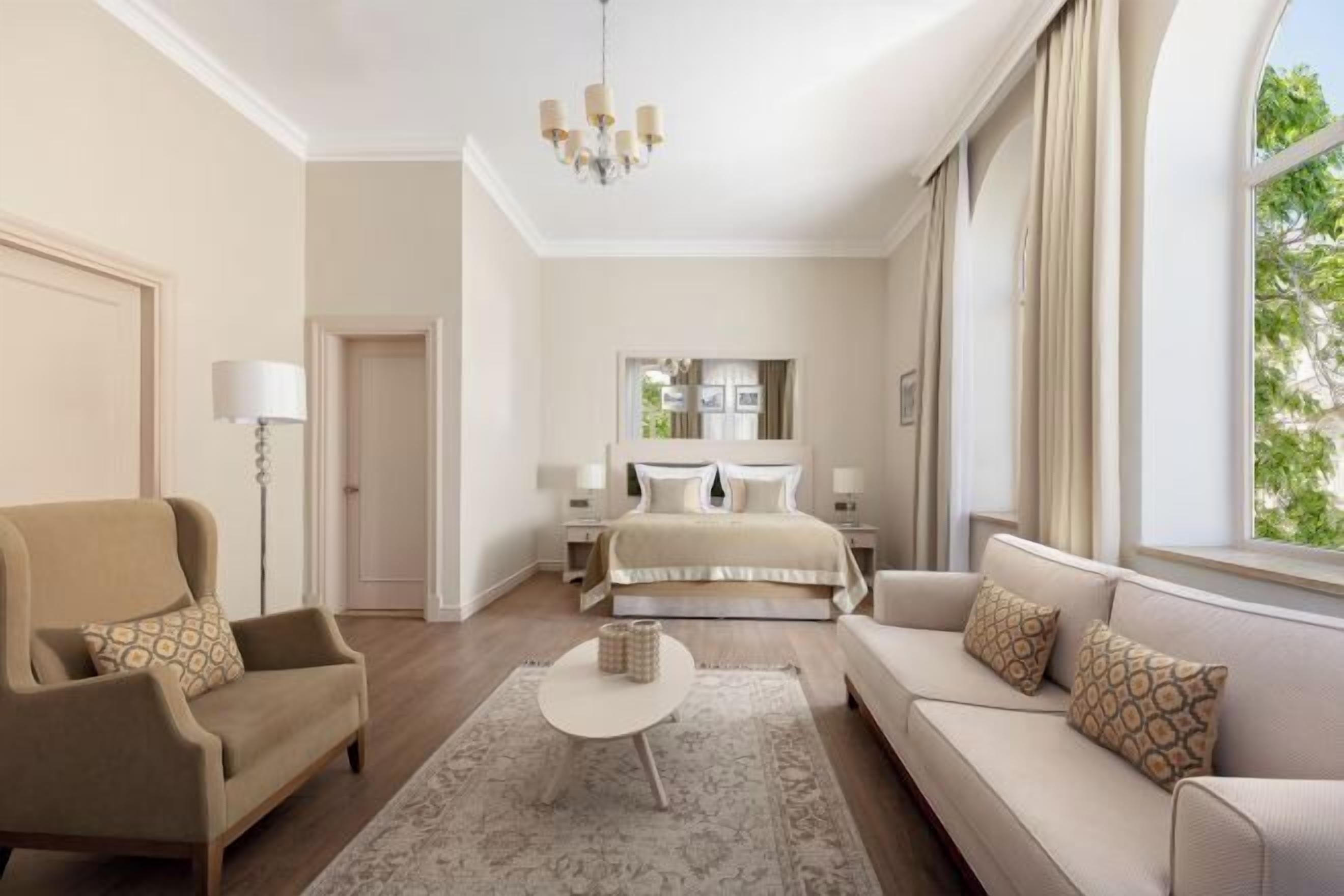 Roupa de alta qualidade, camas de colchão pillowtop, minibar 