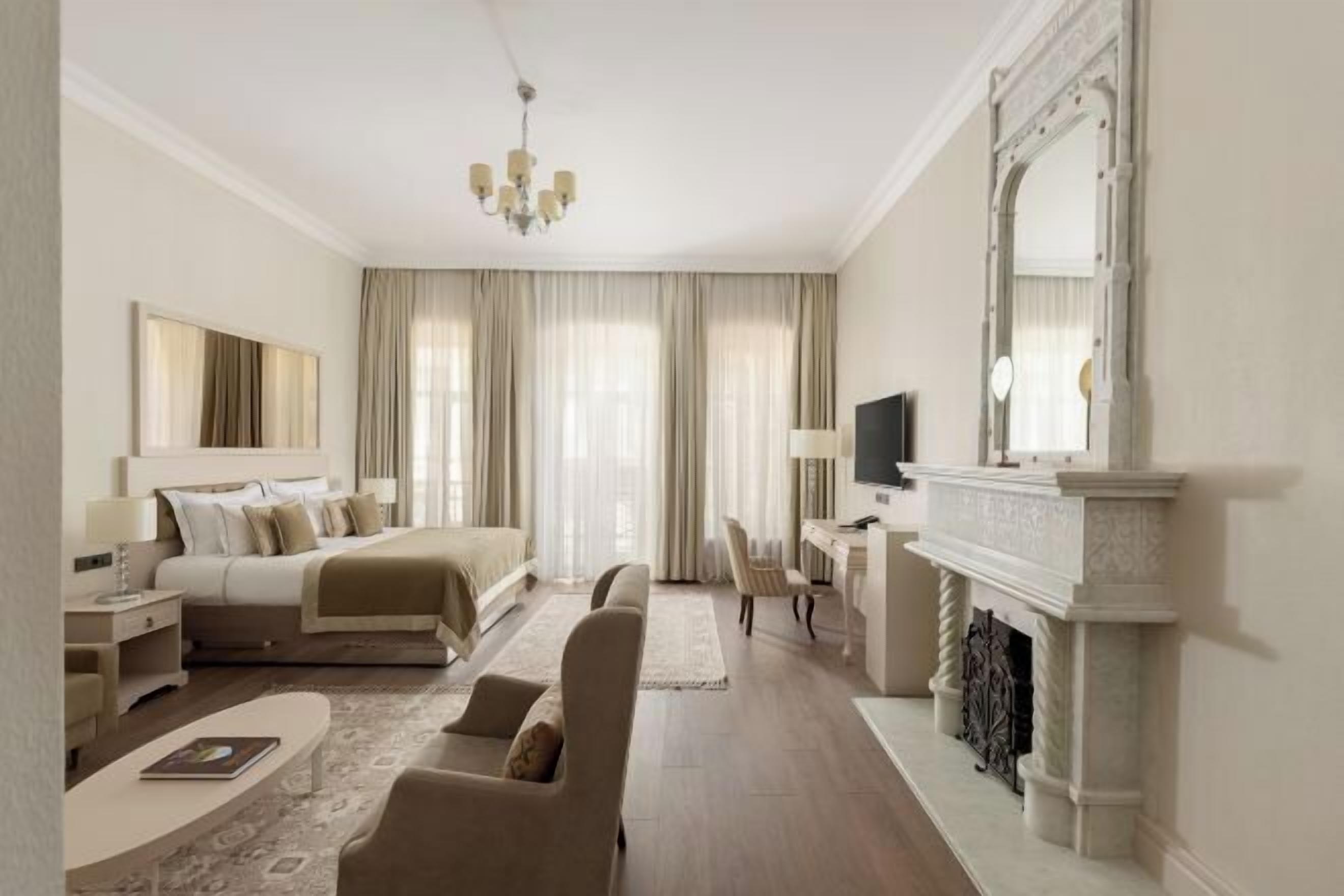 Roupa de alta qualidade, camas de colchão pillowtop, minibar 