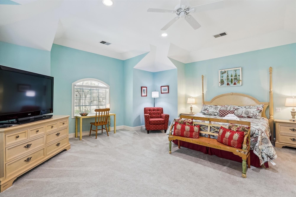 49 Off Shore, Near Ocean, Pool & Hot Tub, Dog Friendly, Free Golf - South Carolina