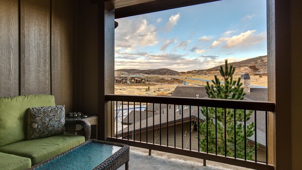 Peace and Quiet at Cozy Townhome with Hot Tub-Year-Round Fun in the ...