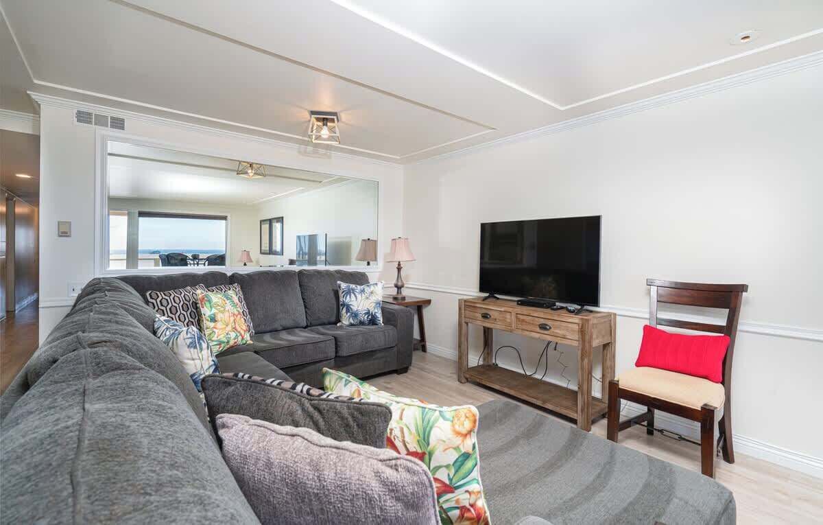 1005 E Balboa B | Gorgeous Beach Views - Balboa Island, CA
