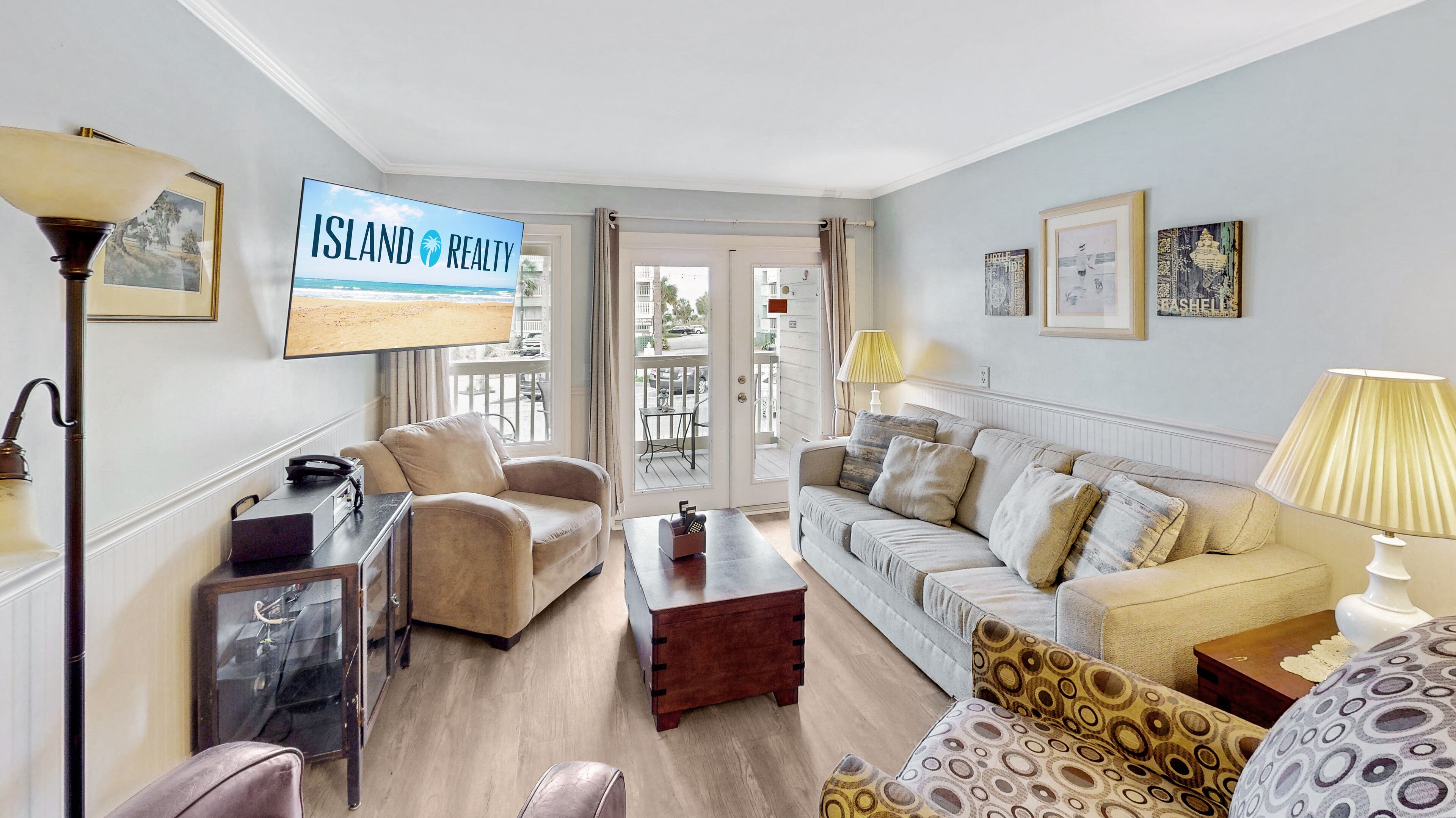 Quaint Coastal Hideaway By The Waves - Mount Pleasant, SC