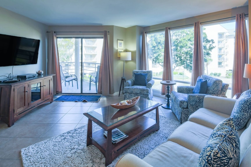 Renoviert, Frisch Und Familienfreundlich Mit Pool- Und Meerblick. Innen-, Außenpools Und Fitnessstudio Vor Ort. - South Carolina