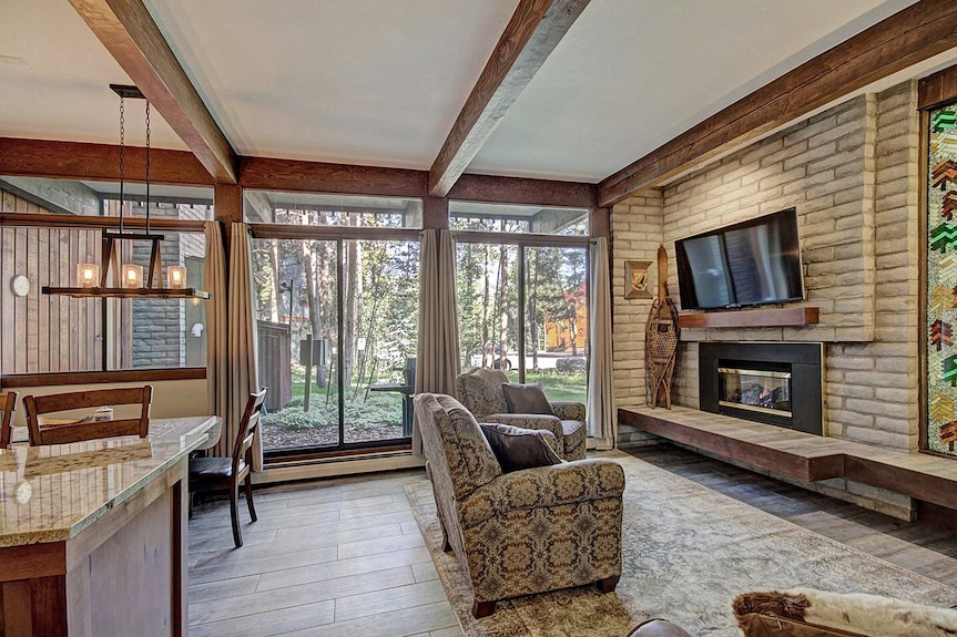 モダンなブリッケンリッジコンドミニアム、ダウンタウンとリフトまで徒歩圏内! - ブリッケンリッジ, CO