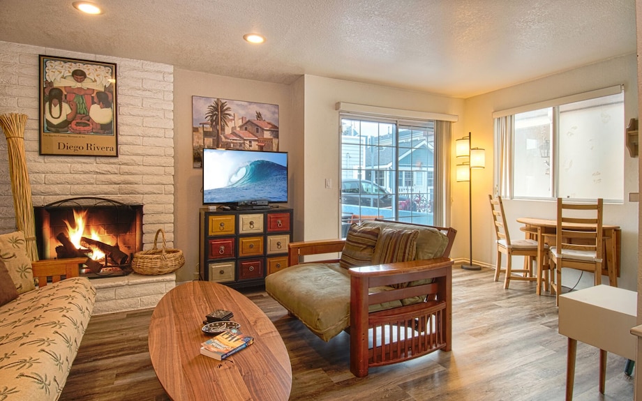 Cute And Whimsy Lower Unit Just A Few Skips Away From The Boardwalk And Shops! - 발보아 섬