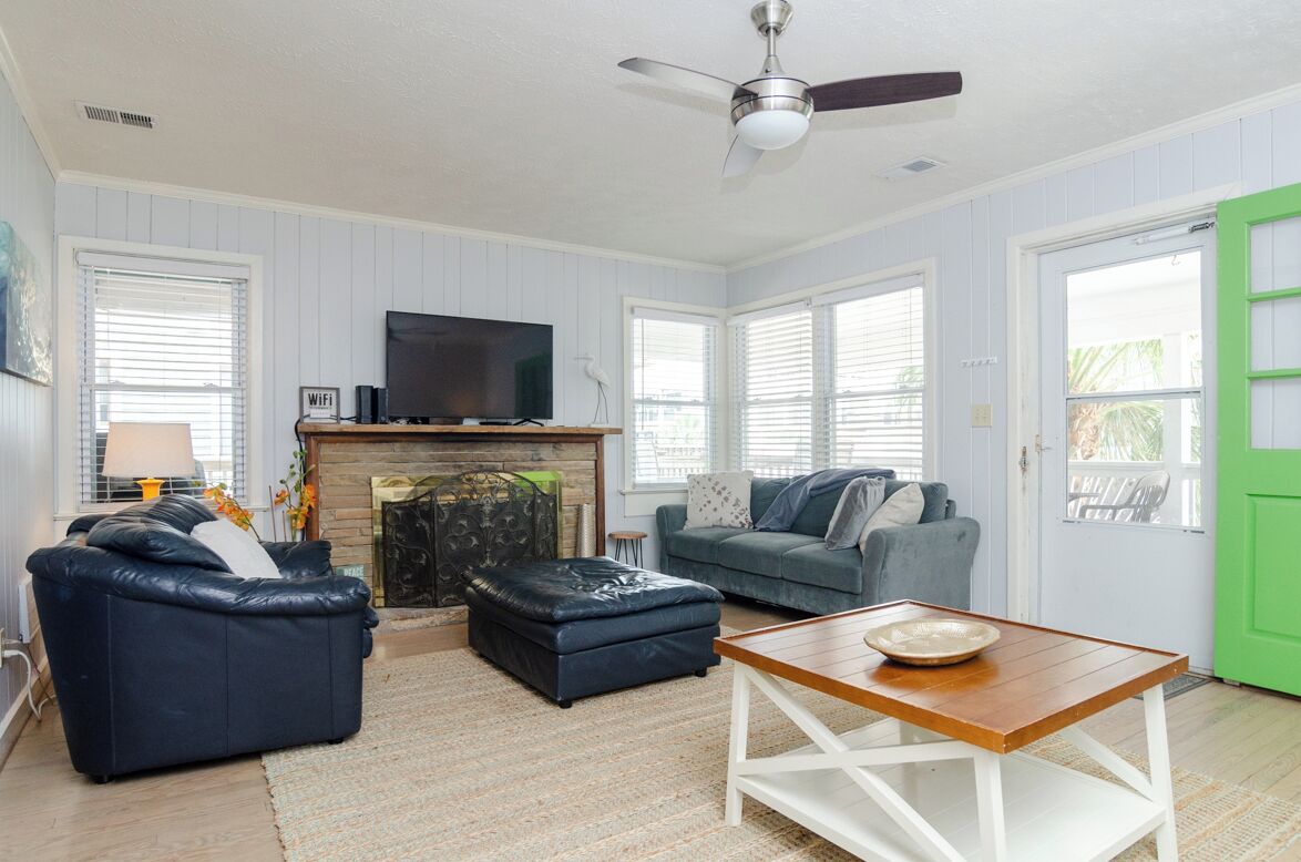 Upper Level Duplex In Heart Of Wrightsville Beach! - Wilmington, NC