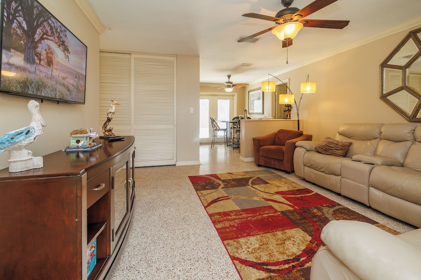 Relaxing Tropical Pool Home Close To Beach And Disney - 克里斯默斯