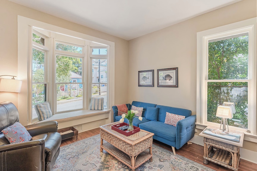 3704 Ship's Watch ~ Walk To Restaurants And Shops - Monterey Bay, CA