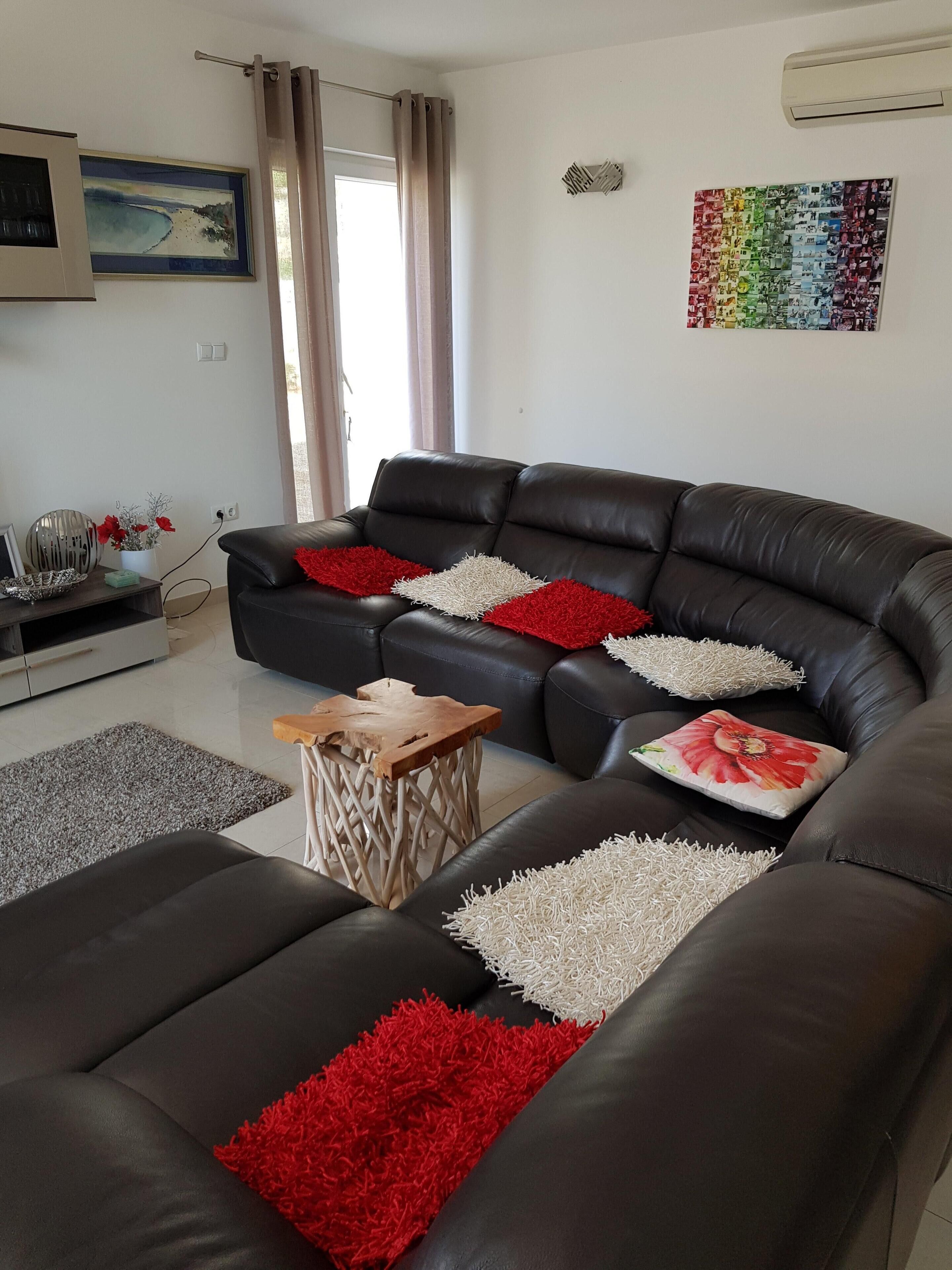 4 Star Luxury Apartment With Private Swimming Pool And Countryside And Sea Views - Bol