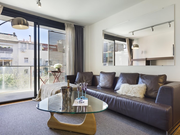 My Space Barcelona 16 Apart. Has 94 People And Optional Parking In Barcelona - Barcellona