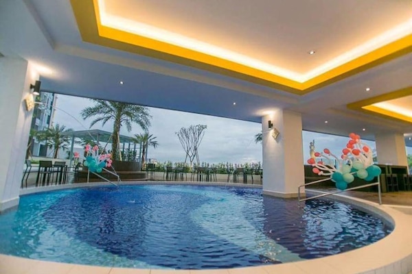 3 piscinas exteriores