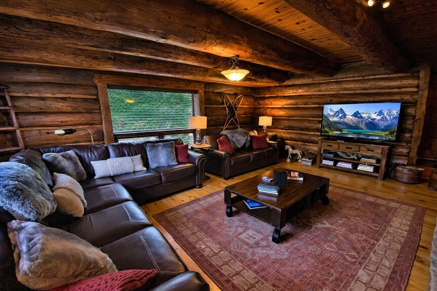 Rustic & Spacious Log Cabin W/private Hot Tub, Amazing Views, 4 Miles To Ski - Silverton, CO