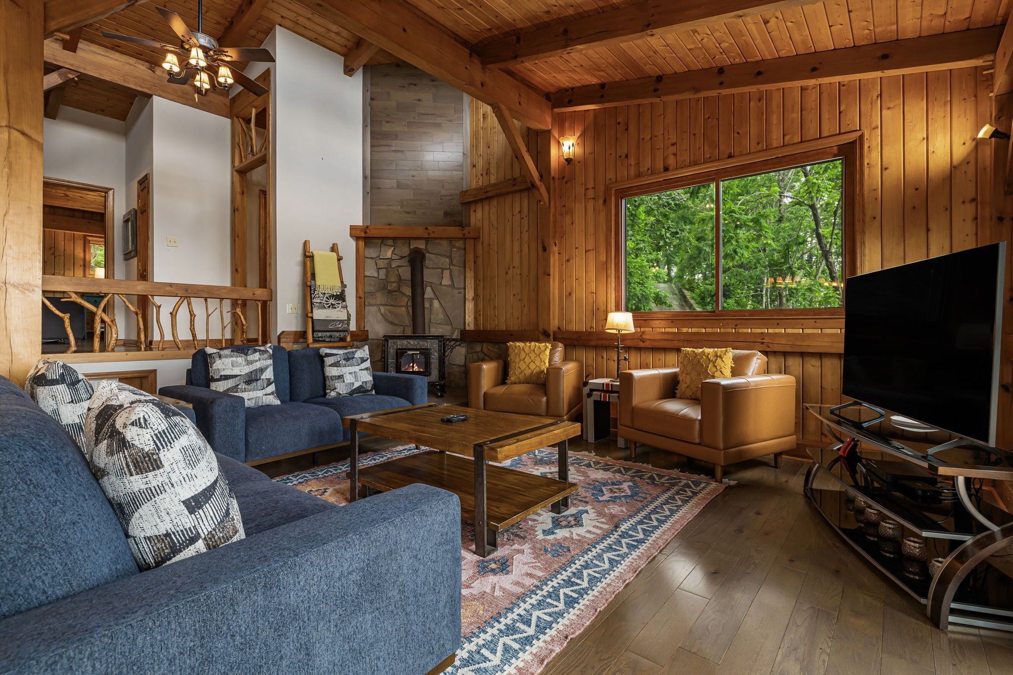 Magnolia Mountain | Views, Jetted Tub, Near Parkway + Biltmore Pass Included - Asheville, NC