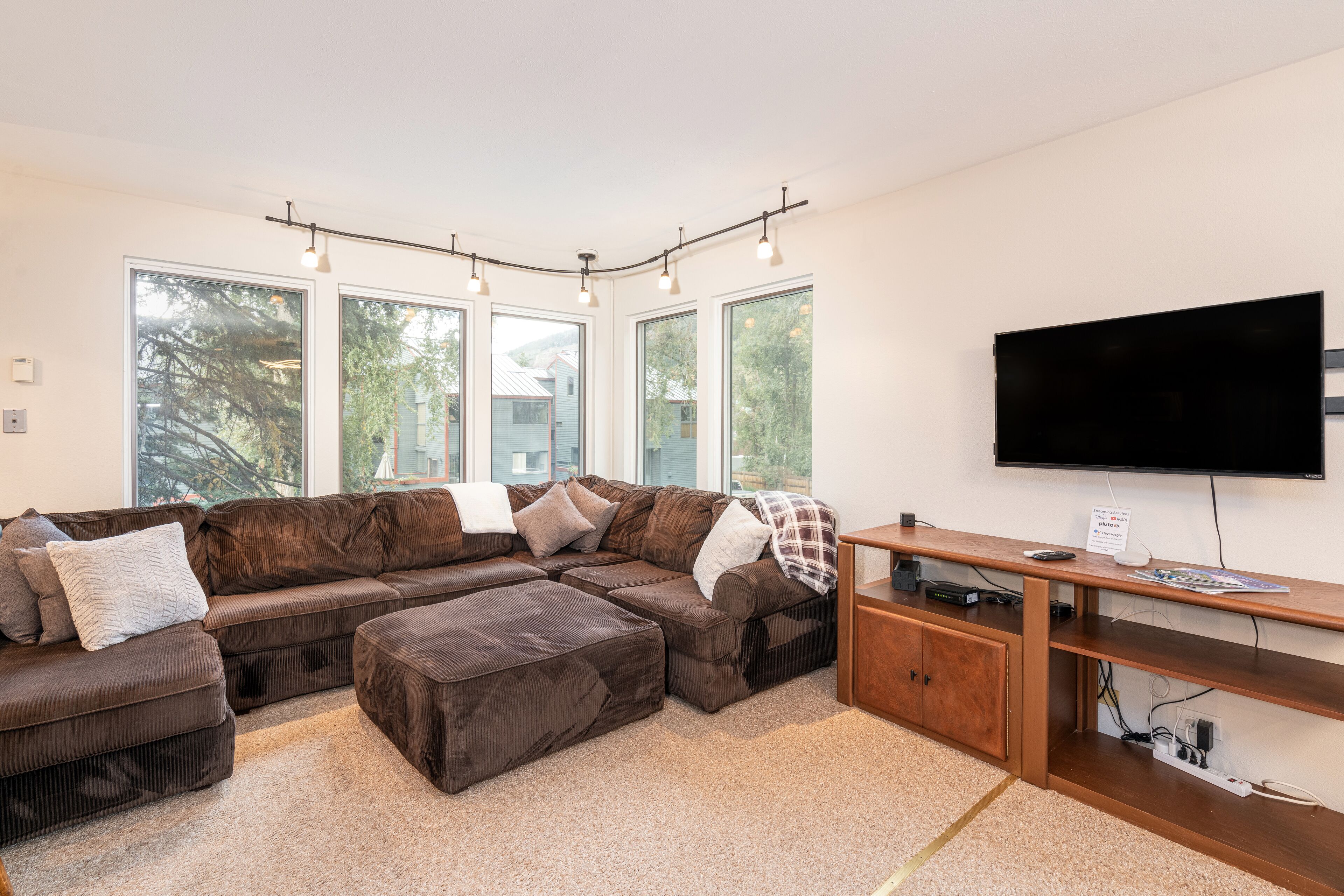 South Facing Condo Close To Ski Access, Groceries, Shops And Restaurants - Telluride, CO