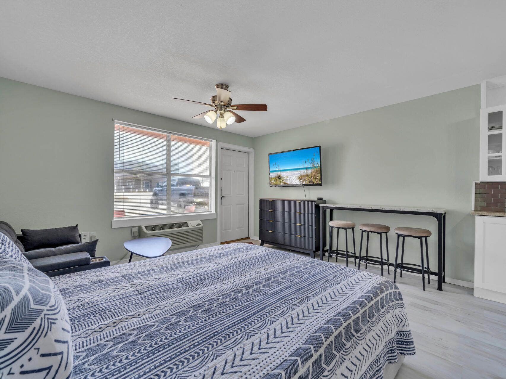 102 Tropical Isle Newly Renovated Spring 2025 ~ Disc Monthly Winter Rates - Mary Esther, FL