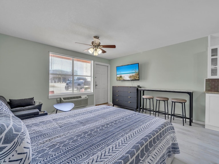 102 Tropical Isle Newly Renovated Spring 2025 ~ Disc Monthly Winter Rates - Fort Walton Beach, FL