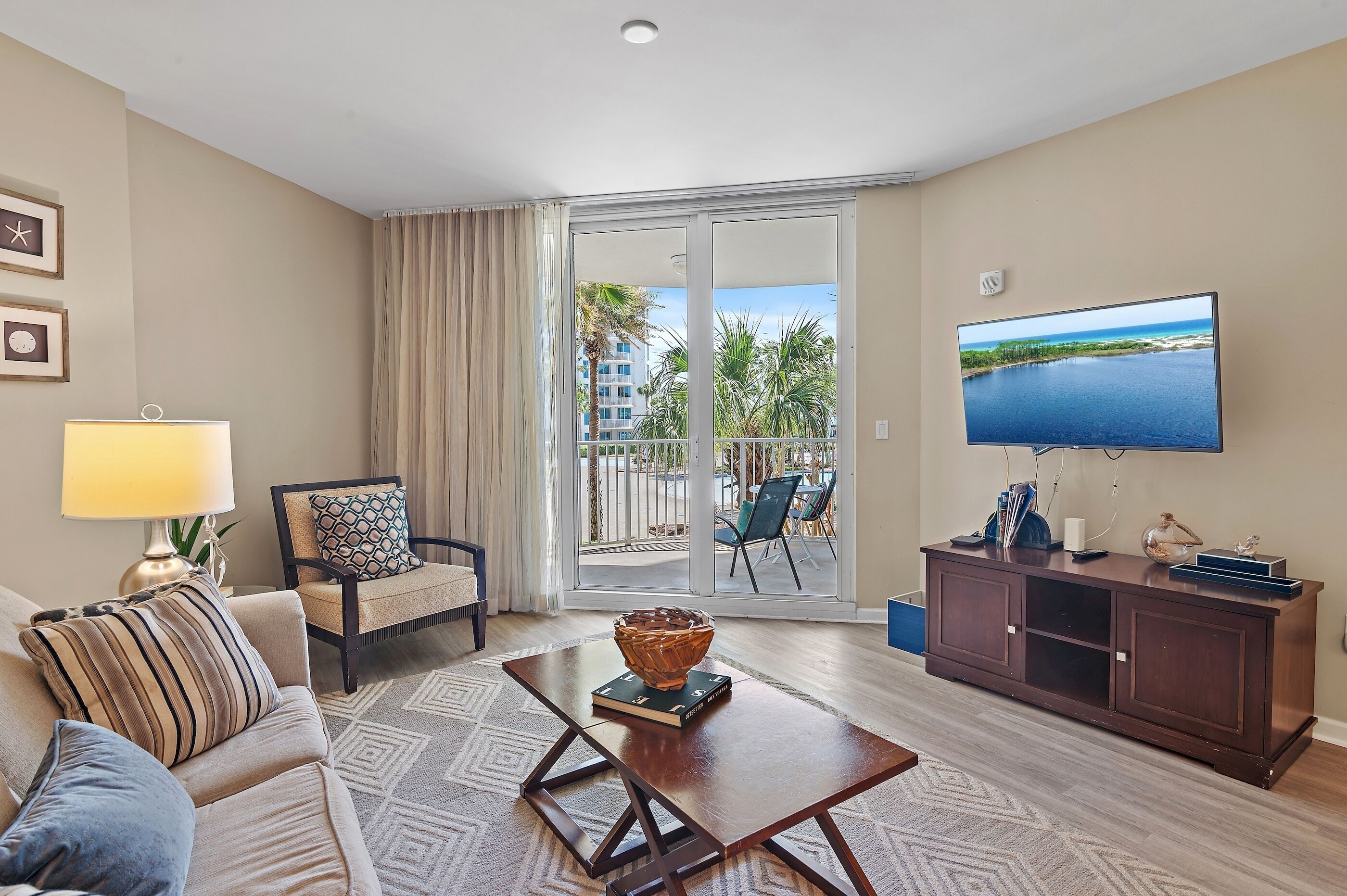 Palms Oasis *Summer Super Savings! Book Now! 2br/2ba Jr. Suite! - Destin, FL