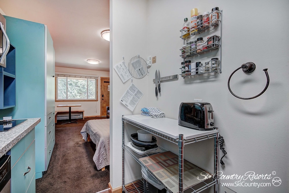 Completely Renovated, Downtown Studio - Top Floor Unit. Ski In Access | Pm7d - Breckenridge, CO