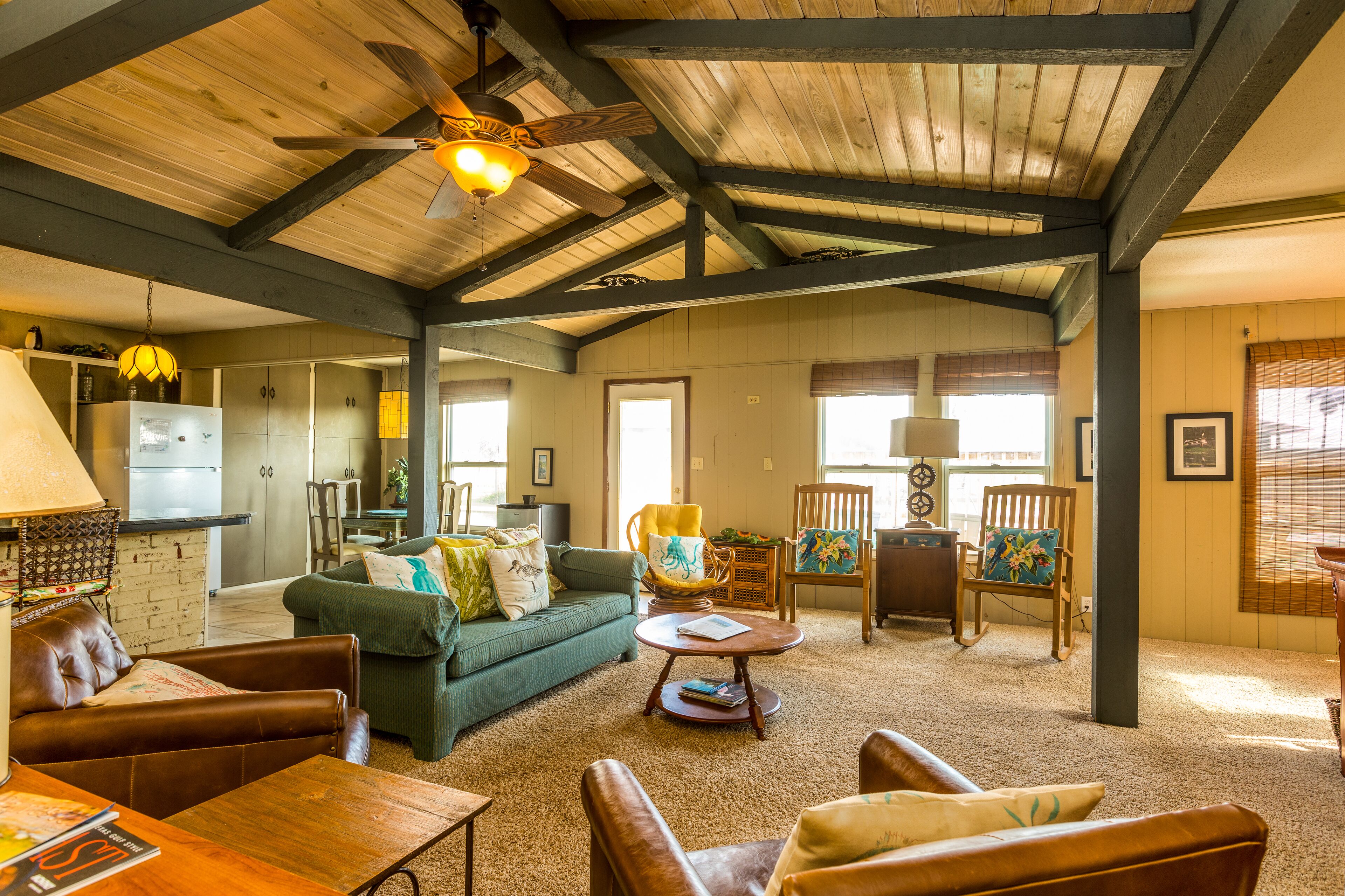 Jamaica Cove Camp Great 3/2 Sleeps 6 Canal Home In Jamaica Beach - Jamaica Beach, TX