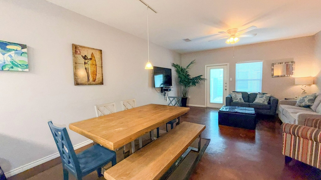 Hermosa Casa Adosada Nueva De 3/3 Con Piscina De Agua Salada. - Corpus Christi, TX