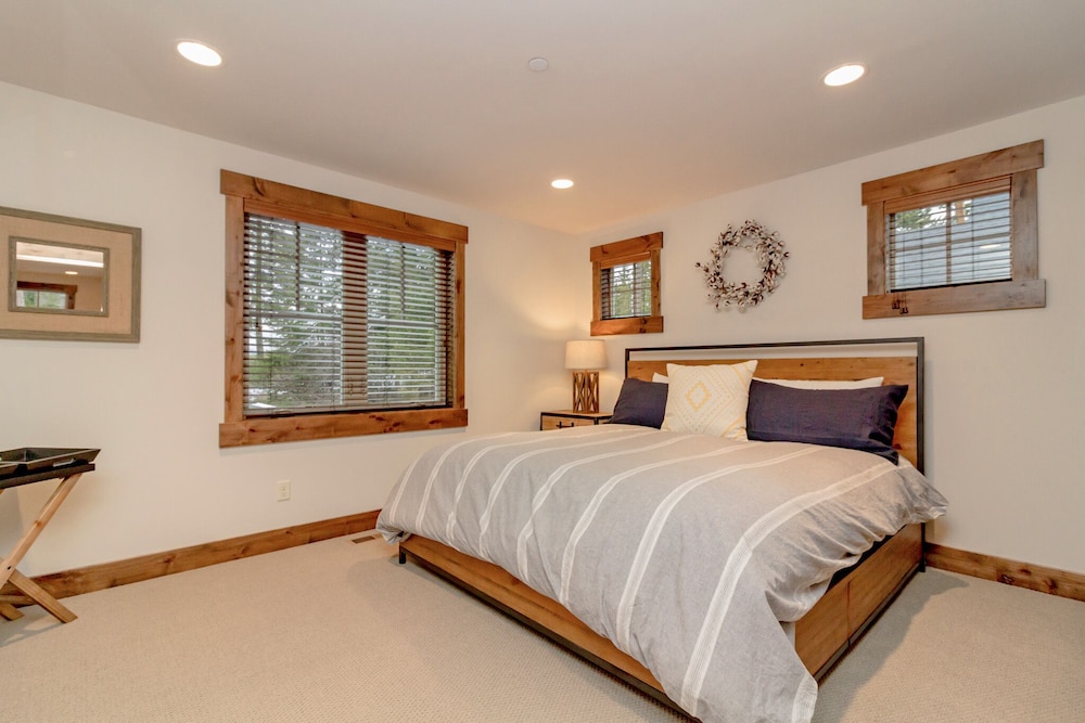 Relax In Luxury! *Fantastic Discounts* Centrally Located In The Resort! - Roslyn, WA