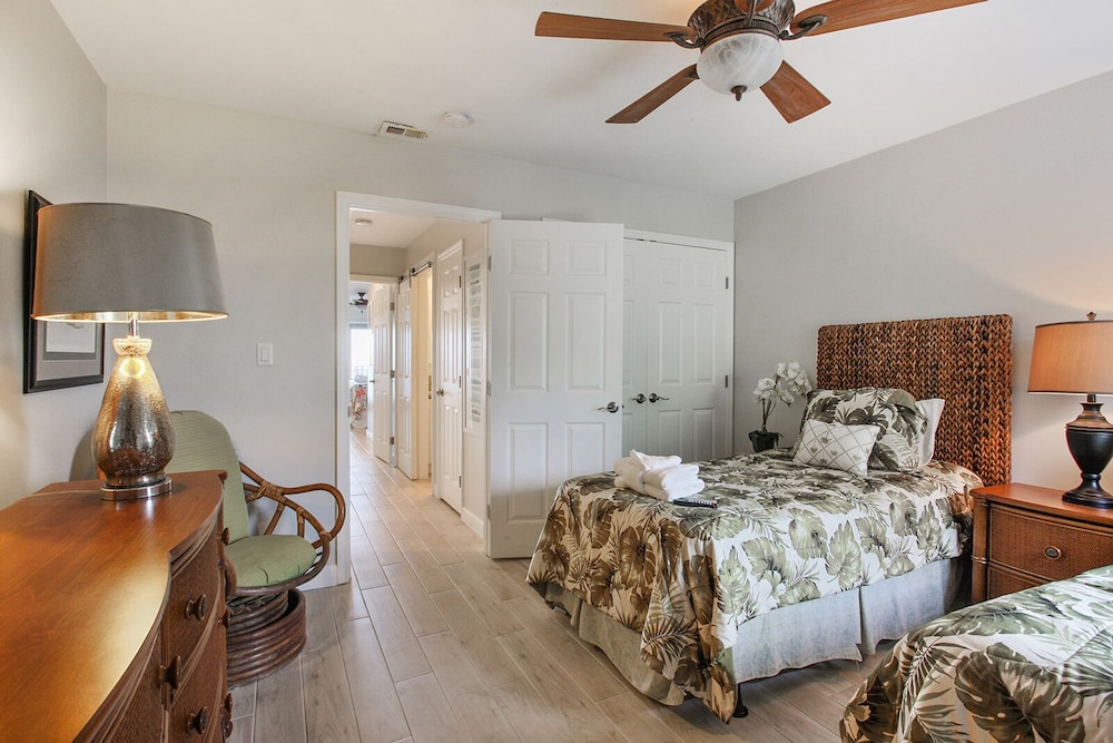 Shorewood 504- Ocean Front Top Floor Spectacular Views! - Tybee Island, GA