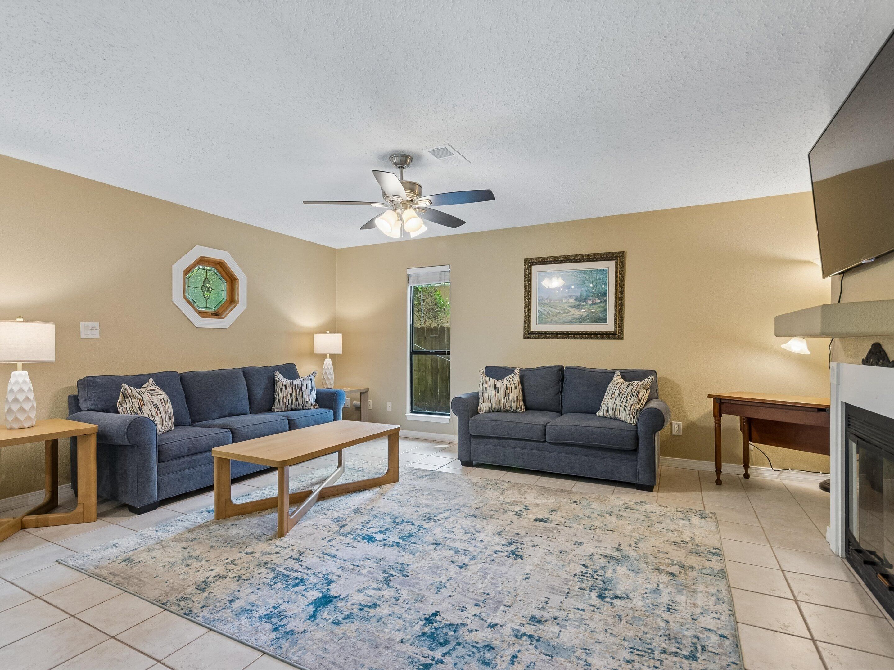 The Yellow House | Pet Friendly Beach House, Close To Beach With Fenced Yard - Gulf Breeze, FL