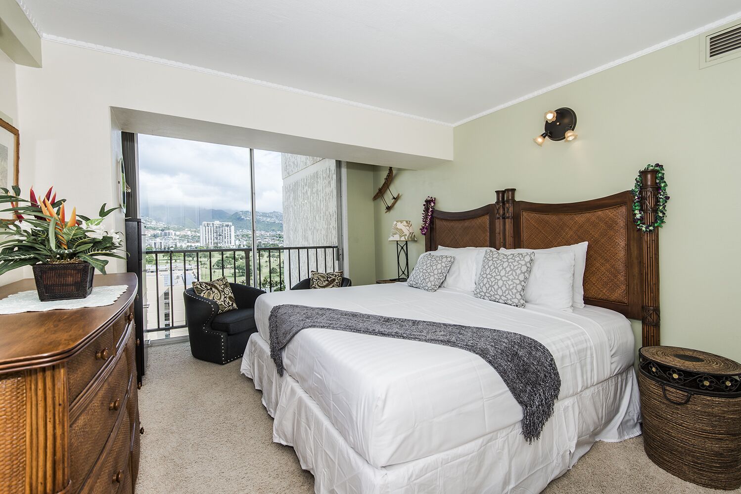 Kakaako Waterfront Park (Point Panic Beach Park), Oahu