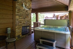 Base Camp 472 | ☼ Sunny Modern Townhome | Private Hot Tub | On Corridor ...