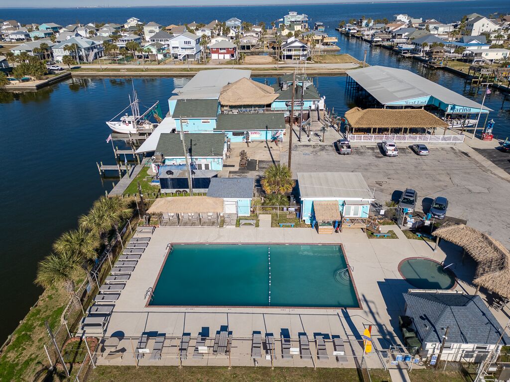 THE SALTY DOG - Beach Views - short walk to the beach; Pet Friendly ...