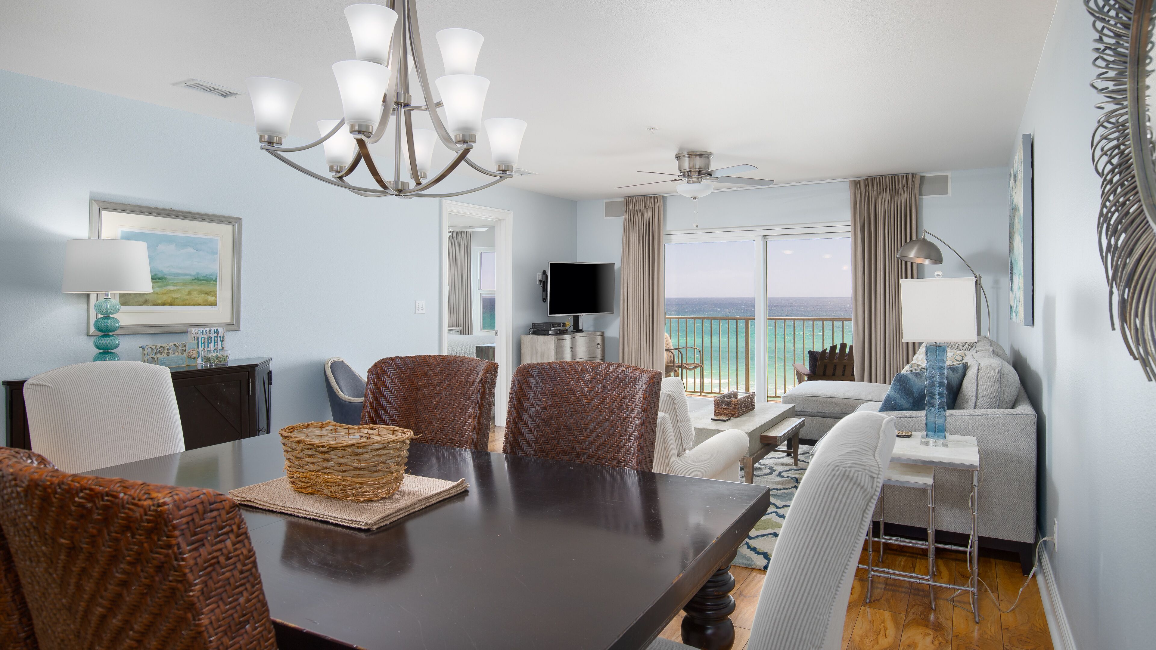 Beachfront Condo With Dazzling Gulf View! Beach Views, Balcony, Pool-hot Tub. - Destin, FL